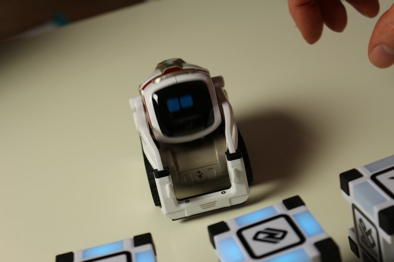 anki COZMO - Der superintelligente & superfreche Roboter im Test